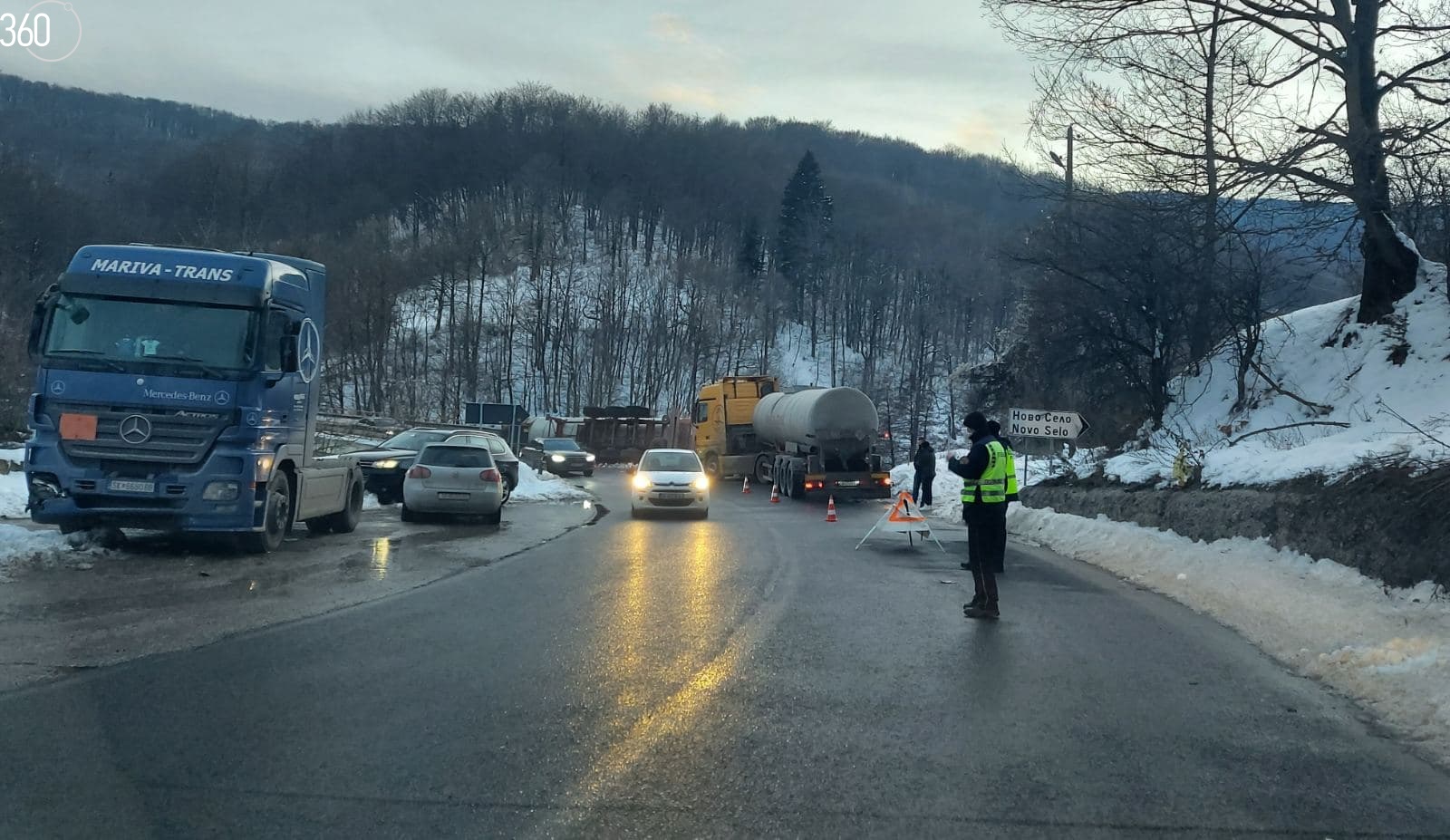 АМСМ: Забрана за камиони преку Стража поради врнежи од снег - 360 степени
