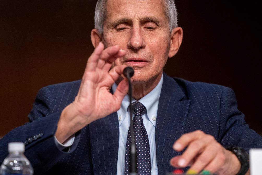 Фаучи апелира до вакцинираните во САД да примат трета доза - 360 степени