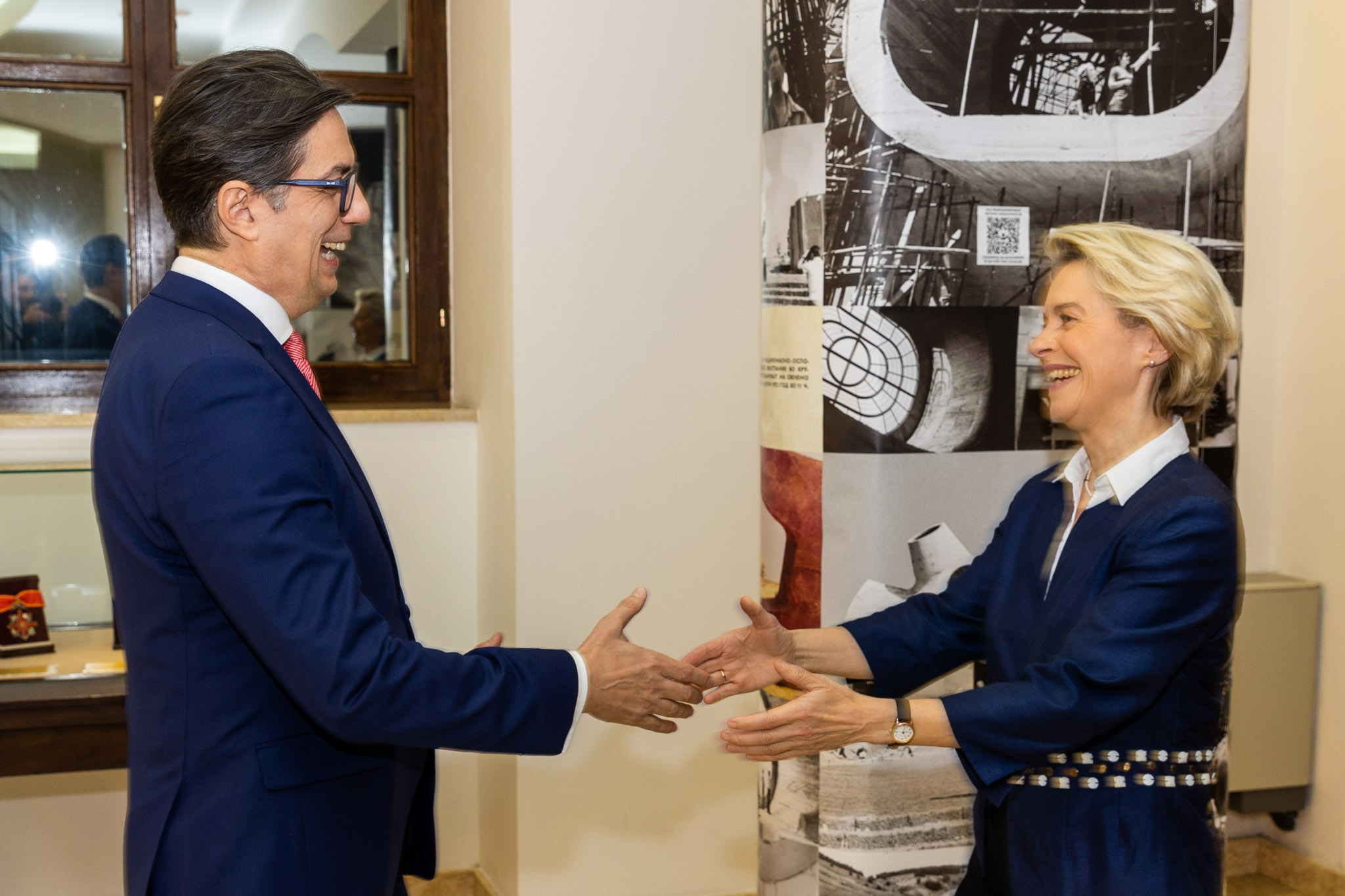 Пендаровски се сретна со Фон дер Лајен Ѝ се заблагодари за европската солидарност 360 степени