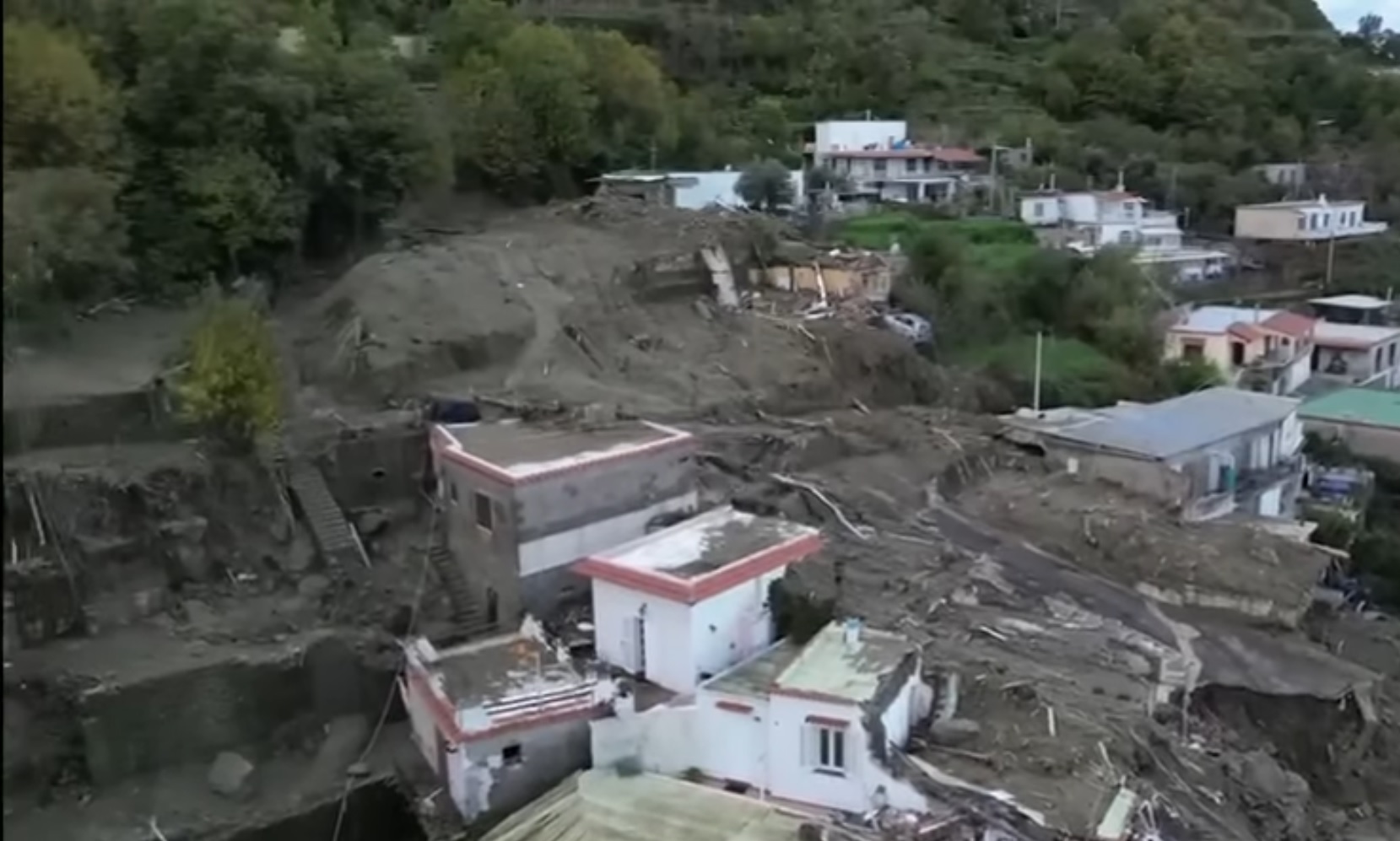 (ВИДЕО) Најмалку тројца загинати по кастрoфалното невреме на ...