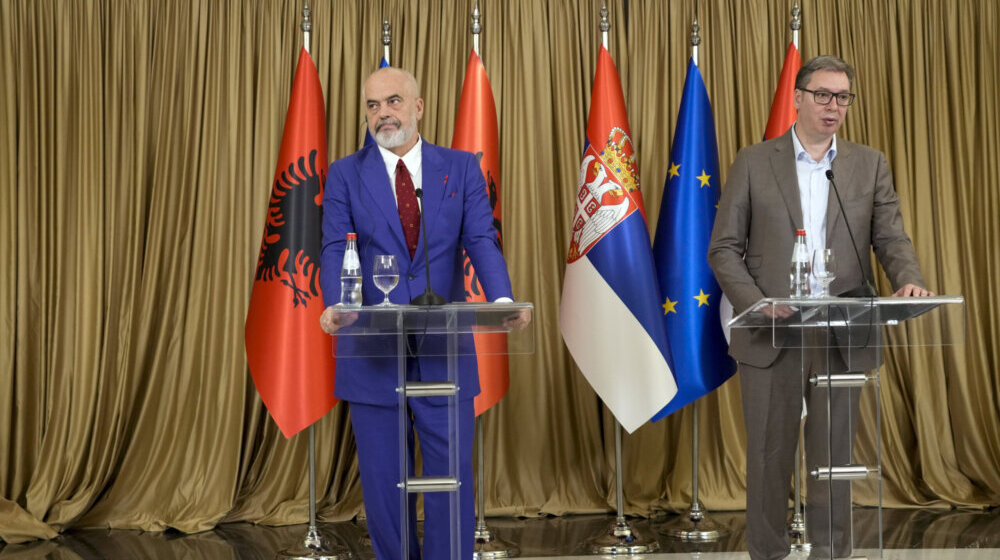 Вучиќ вели дека тој и Еди Рама се пример дека Србите и Албанците можат ...